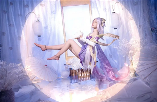 《王者荣耀》姐姐化身嫦娥Cos，仙气缭绕美腿惊人，广寒宫绝色降临！_特玩娱乐站yule.te5.cn