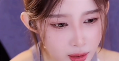 退鱼女主播直言不讳！炮轰网红抑郁，高收入何来忧郁？_特玩娱乐站yule.te5.cn