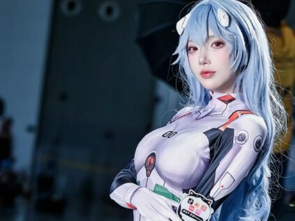 EVA绫波丽COS：紧身胶衣凸显身材，蓝色长发太撩人，看了直喊老婆！_特玩娱乐站yule.te5.cn