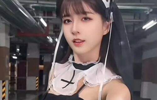 美女解说疯狂diss前任，曝光各种陋习，甚至说其喜欢娃娃，结果反遭网友吐槽_特玩娱乐站yule.te5.cn