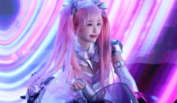 虞书欣COS《和平精英》女枪手，粉色双马尾太可爱，又甜又酷绝绝子_特玩娱乐站yule.te5.cn